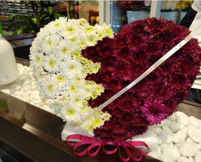 Qatar Heart of Chrysanthemums flowers – Arabian Florist